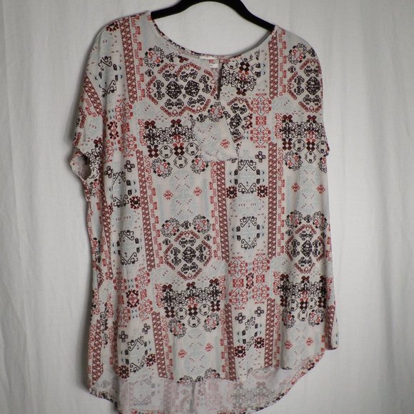 Cato | Tops | Cato White Red Blue Brown Pattern V Neck Short Sleeve ...